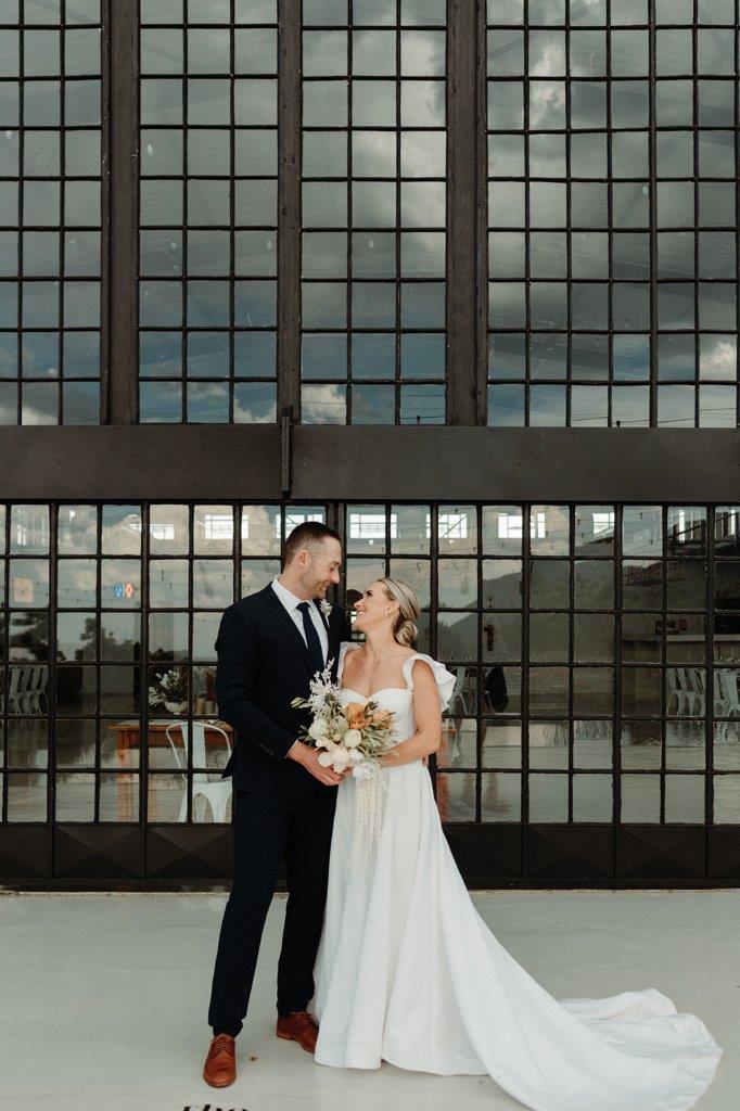 Strike A Pose: The Best Poses for Your Wedding Photos %sepThe Best ...